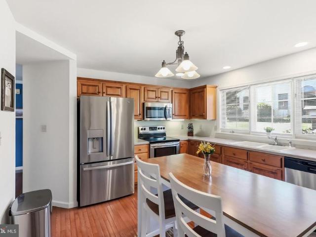 8 Parkside Drive