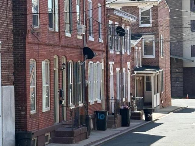 8 Peace Street