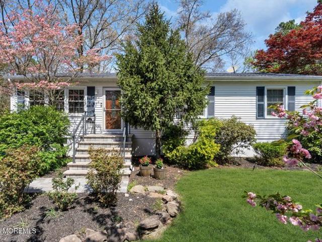 8 Peach Tree St, Jackson, NJ 08527