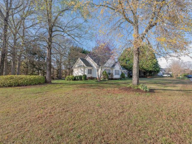 8 Pearle Brook Lane