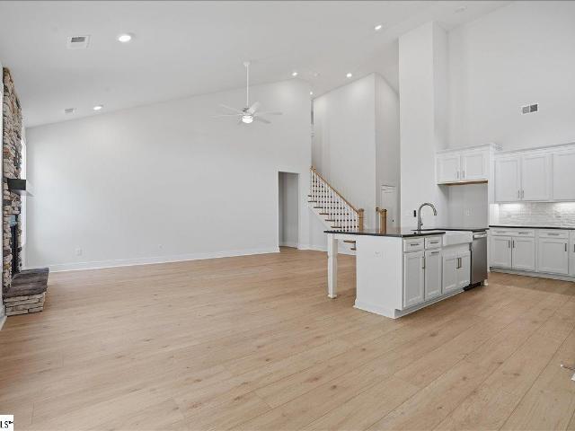 8 Pelham Crossing Dr, Greenville, SC 29615 | MLS #1595