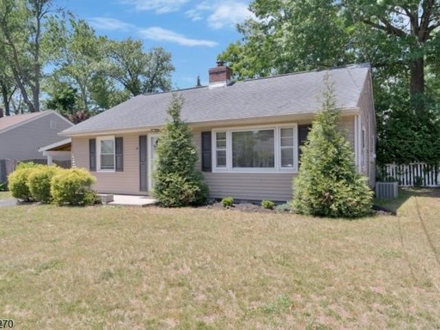 8 Pierrepont Ave, Middlesex, NJ 08846