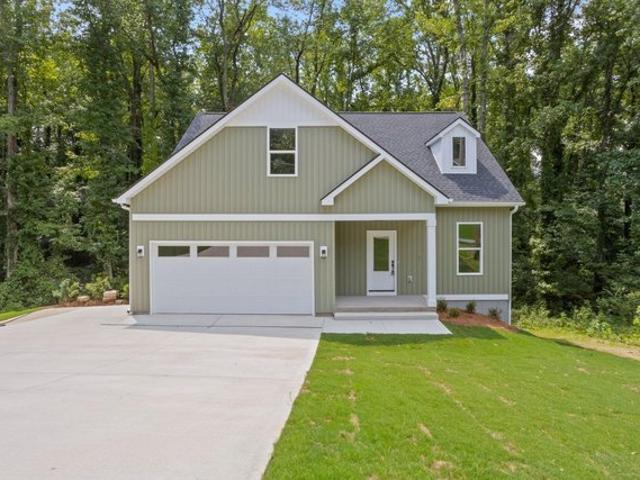 8 Pinewood Dr, Taylors, SC 29687