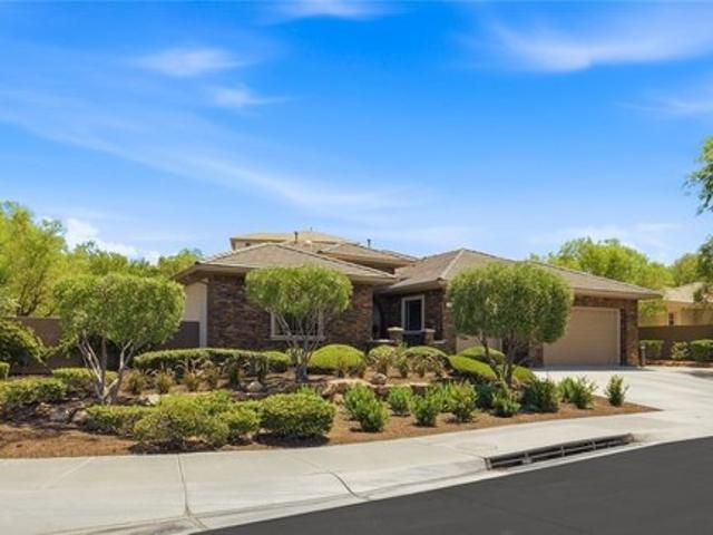 8 Pine Hollow Dr, Henderson, NV 89052