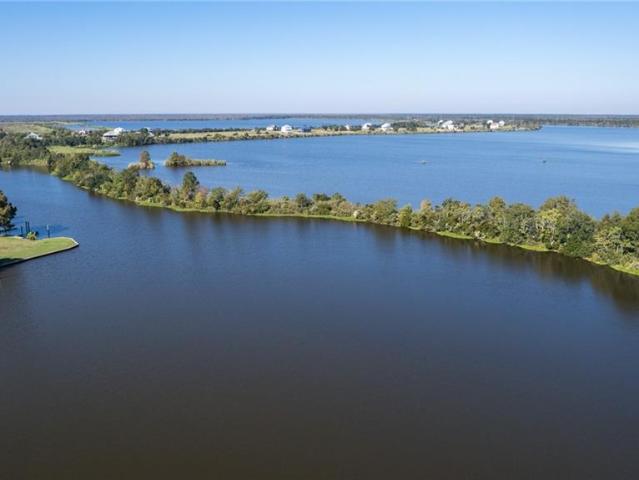 8 Place Lafitte, Unit 8, Madisonville, LA 70447 | MLS #2526