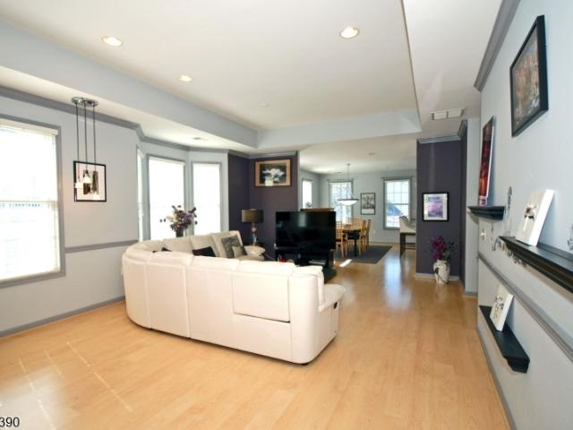 8 Quartz Way