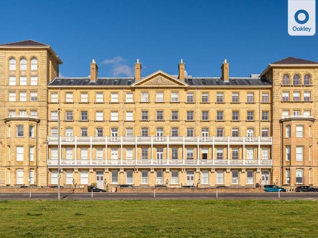 8 Queens Gardens, Hove BN3, 2 bed flat to rent, £2,600 pcm | PrimeLocation