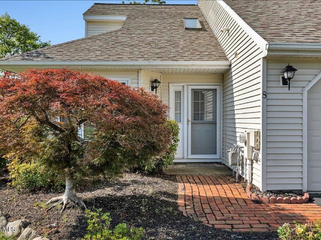 8 Rusfield Drive