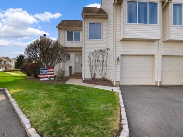 8 Russell Ct