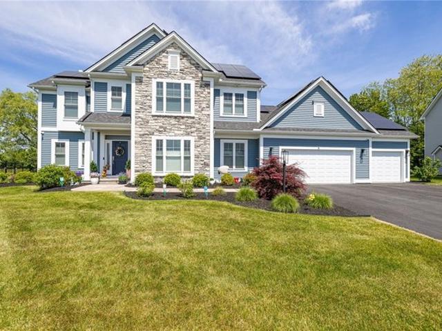 8 Ravenna Cres, Pittsford, NY 14534