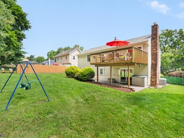 8 Reidar Dr