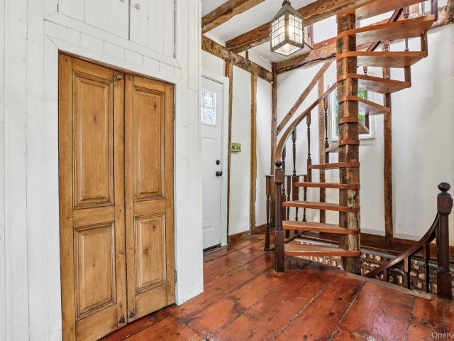 8 Reservoir Road