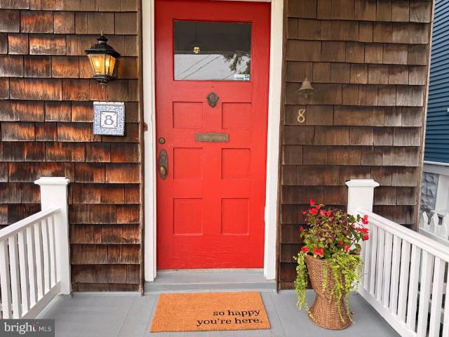 8 Revell Street