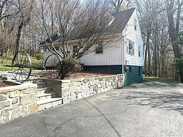 8 Ridge Street