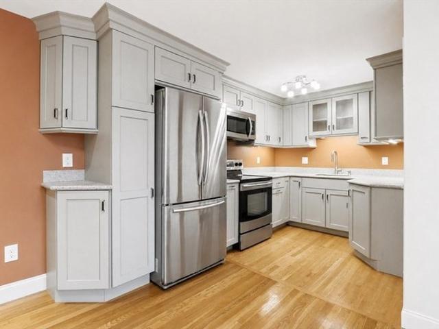 8 Riverside St Apt 3 Watertown, MA 02472