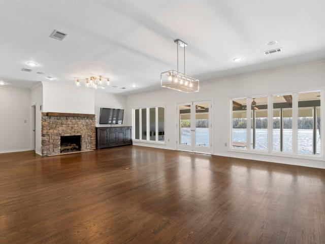 8 Riverwood Place