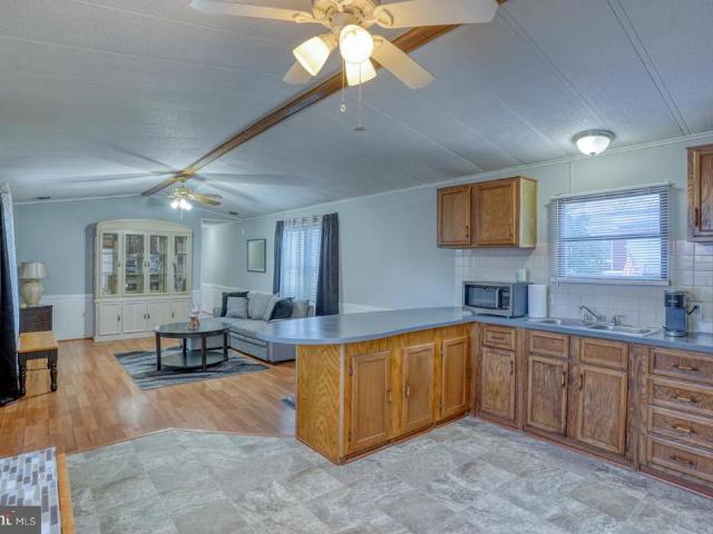 8 Rockcreek Drive