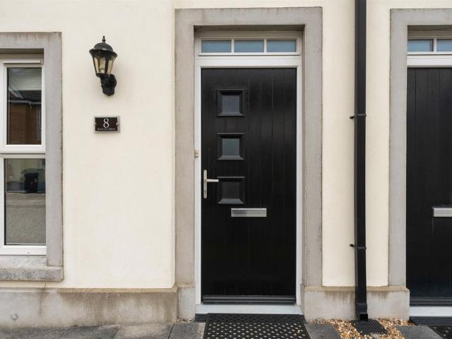 8 Rocklyn Drive