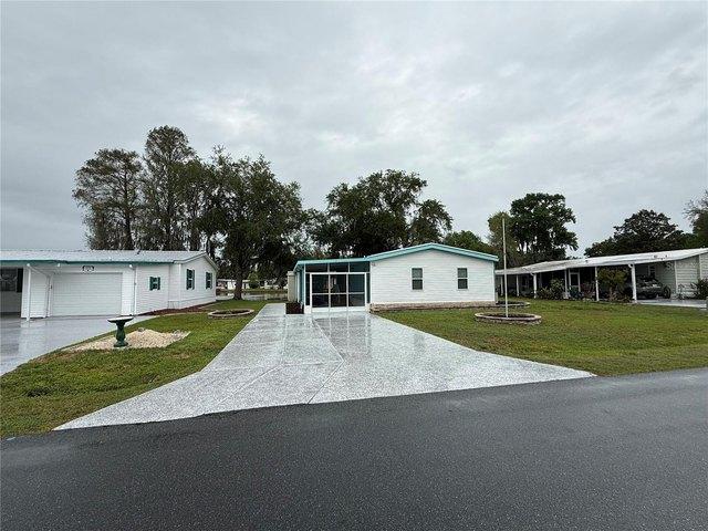 8 Robin Rd, Wildwood, FL 34785