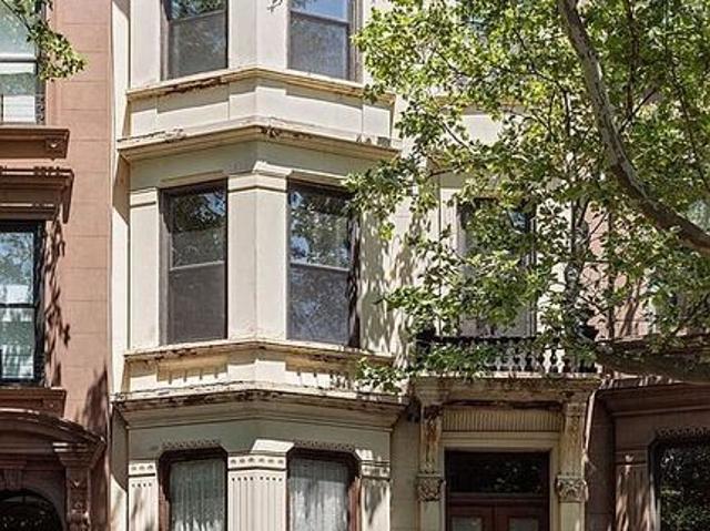 8 room luxury Townhouse for sale in 127 Lincoln Place, South Brooklyn, Brooklyn, New York