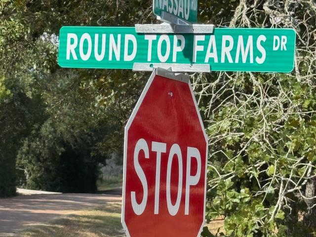 8 Round Top Farms Drive