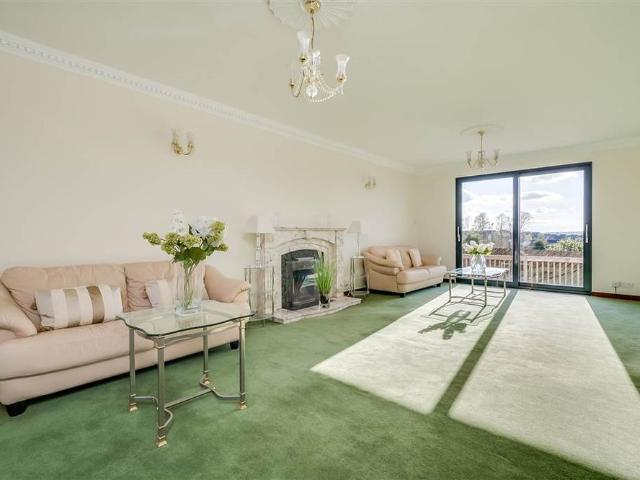 8 Royal Lodge Mews, Off Purdysburn Road, Belfast, BT8 7YT