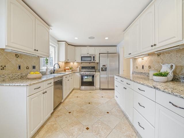 8 Stanley Dr, Framingham, MA 01701 | MLS #73498 | Compass