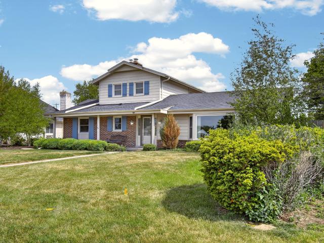 8 Steeplechase Dr