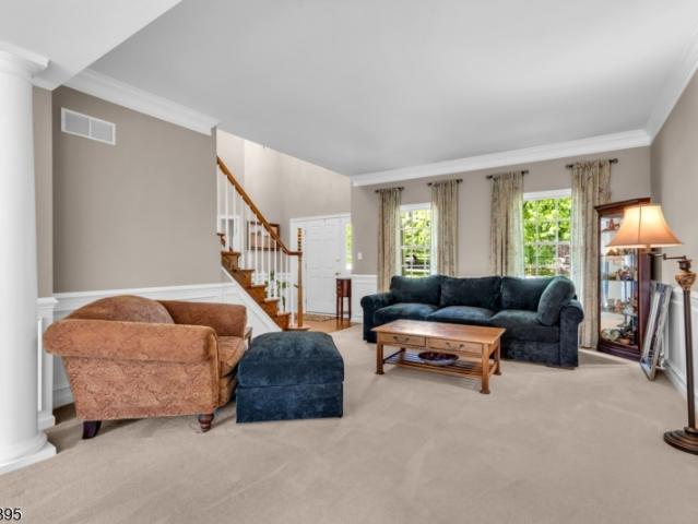 8 Steeplechase Ln