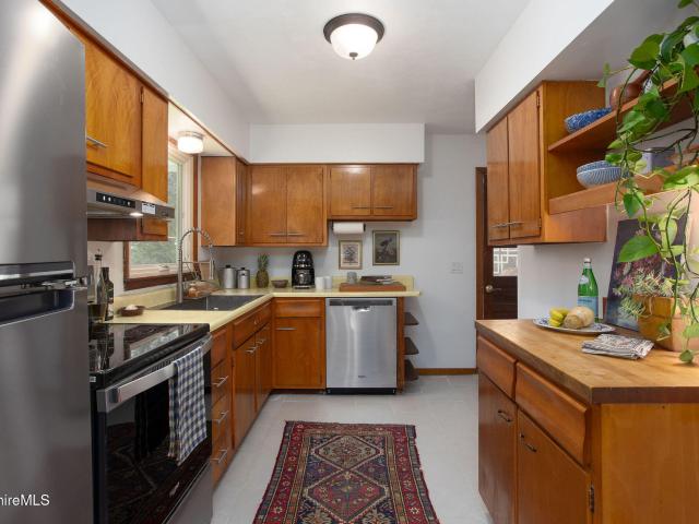 8 Stillwell St, Great Barrington, MA 01230 | MLS #249769
