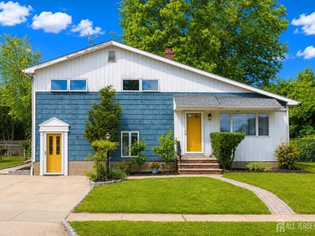 8 Stony Rd, Edison, NJ 08817