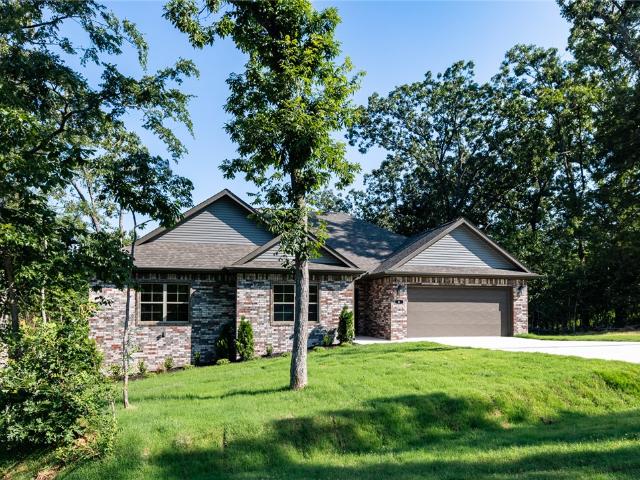 8 Strathdon Lane
