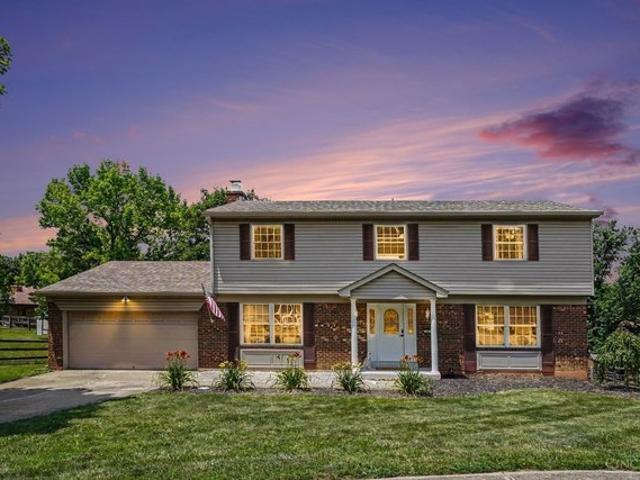 8 Suffolk Ct, Fairfield, OH 45014