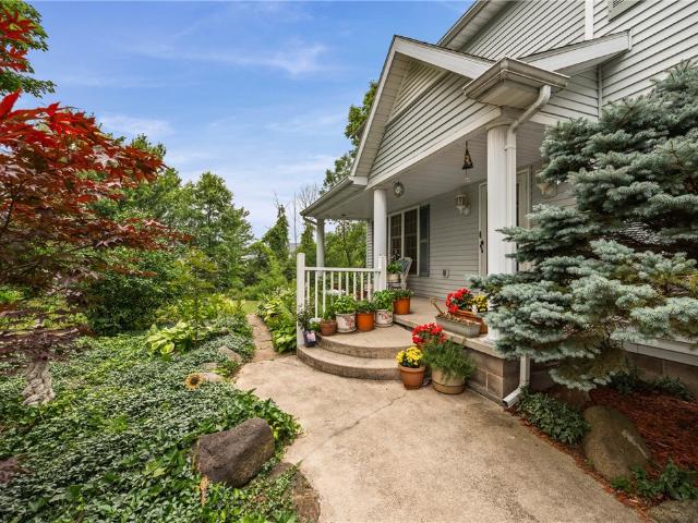 8 Summer Ridge Circle