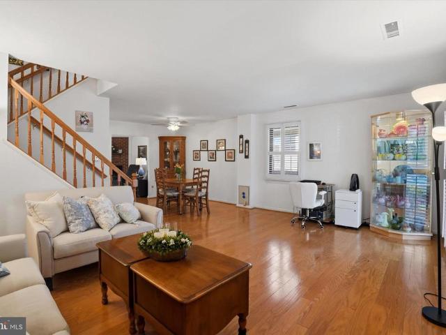 8 Summit Drive