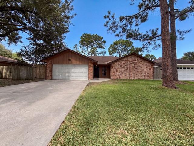 8 Sunnybrook St, Angleton, TX 77515