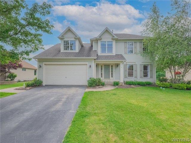 8 Sunset Creek Dr, Buffalo, NY 14224
