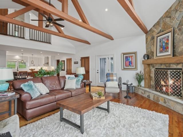 8 Sutton Rd