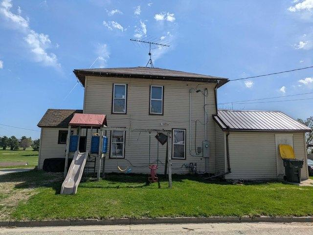 8 SW 6th Ave, Waukon, IA 52172
