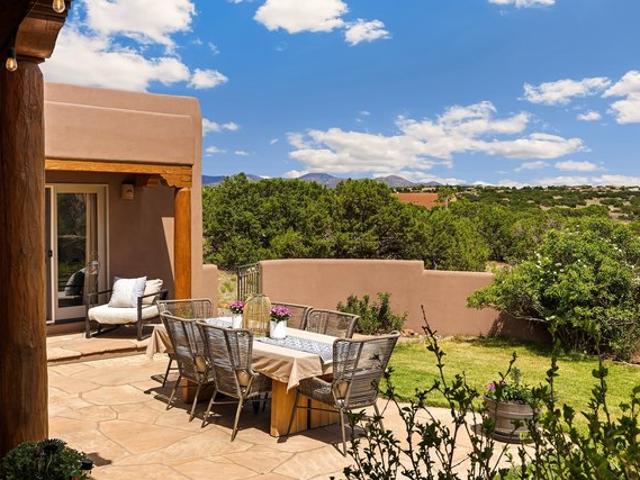 8 S Arroyo Ridge Rd, Santa Fe, NM 87508