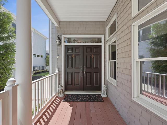 8 S Somerset Ave