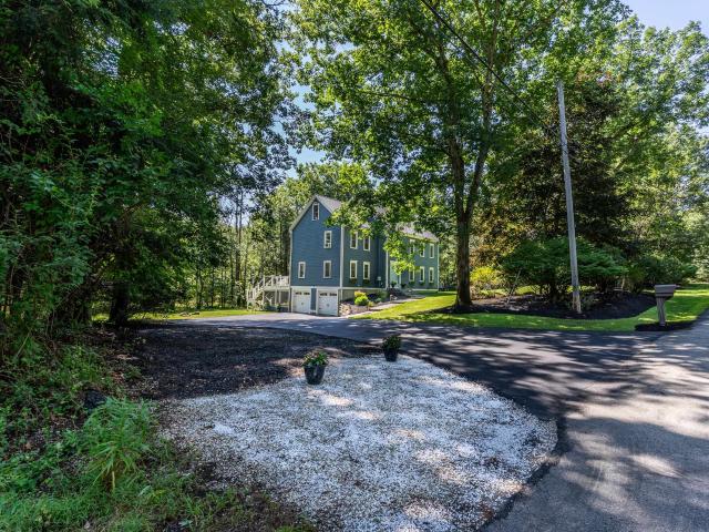 8 Sandy Brook Drive