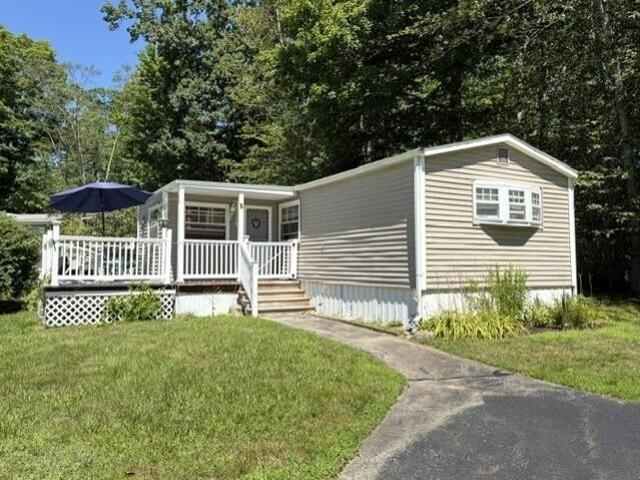 8 Sandalwood Cir, Kittery, ME 03904