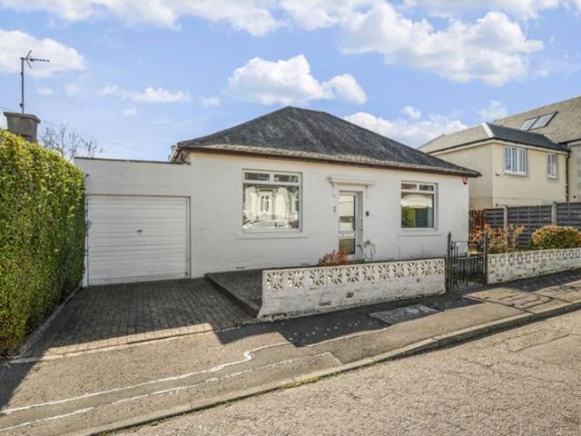 8 Saughtonhall Gardens, Murrayfield, EH12 5RD