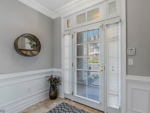 8 Schmidt Cir, Watchung, NJ 07069 | MLS #4017