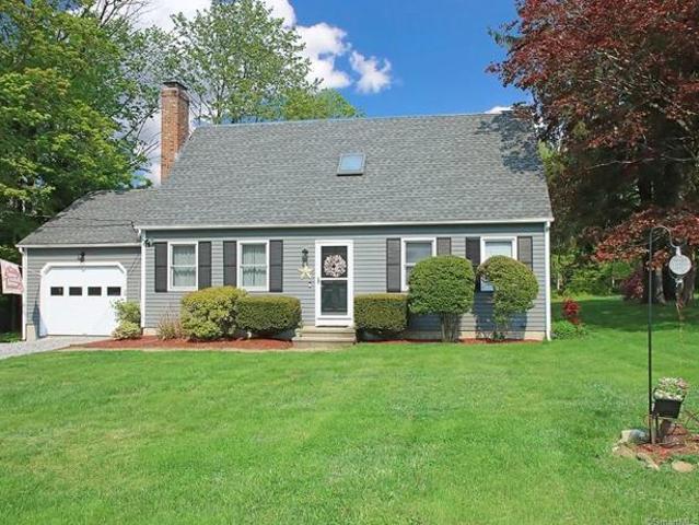 8 School Ln, Chester, CT 06412