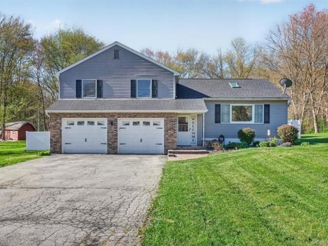 8 Schuele Dr, Wappingers Falls, NY 12590