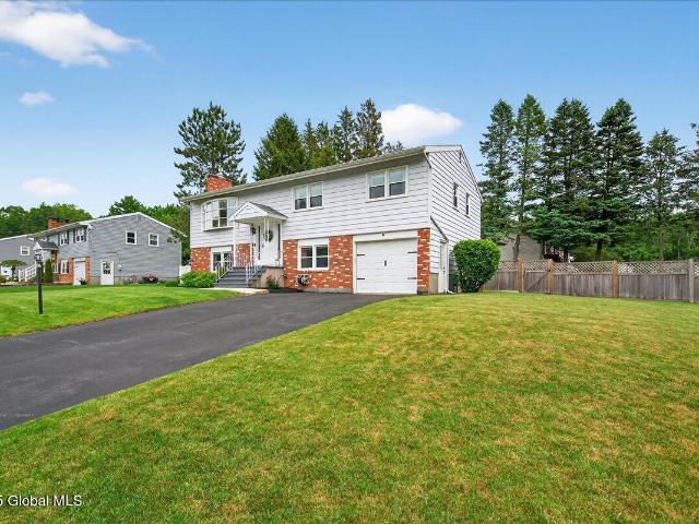 8 Scott Place