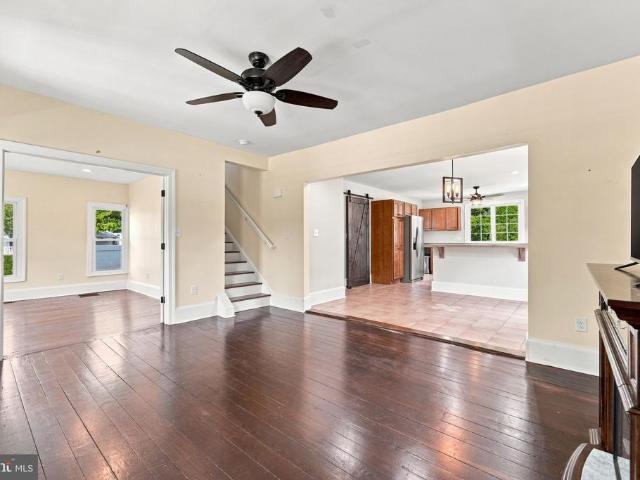 8 Seeley Road
