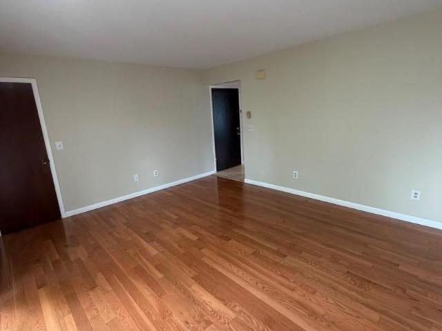 8 Sewall Ave